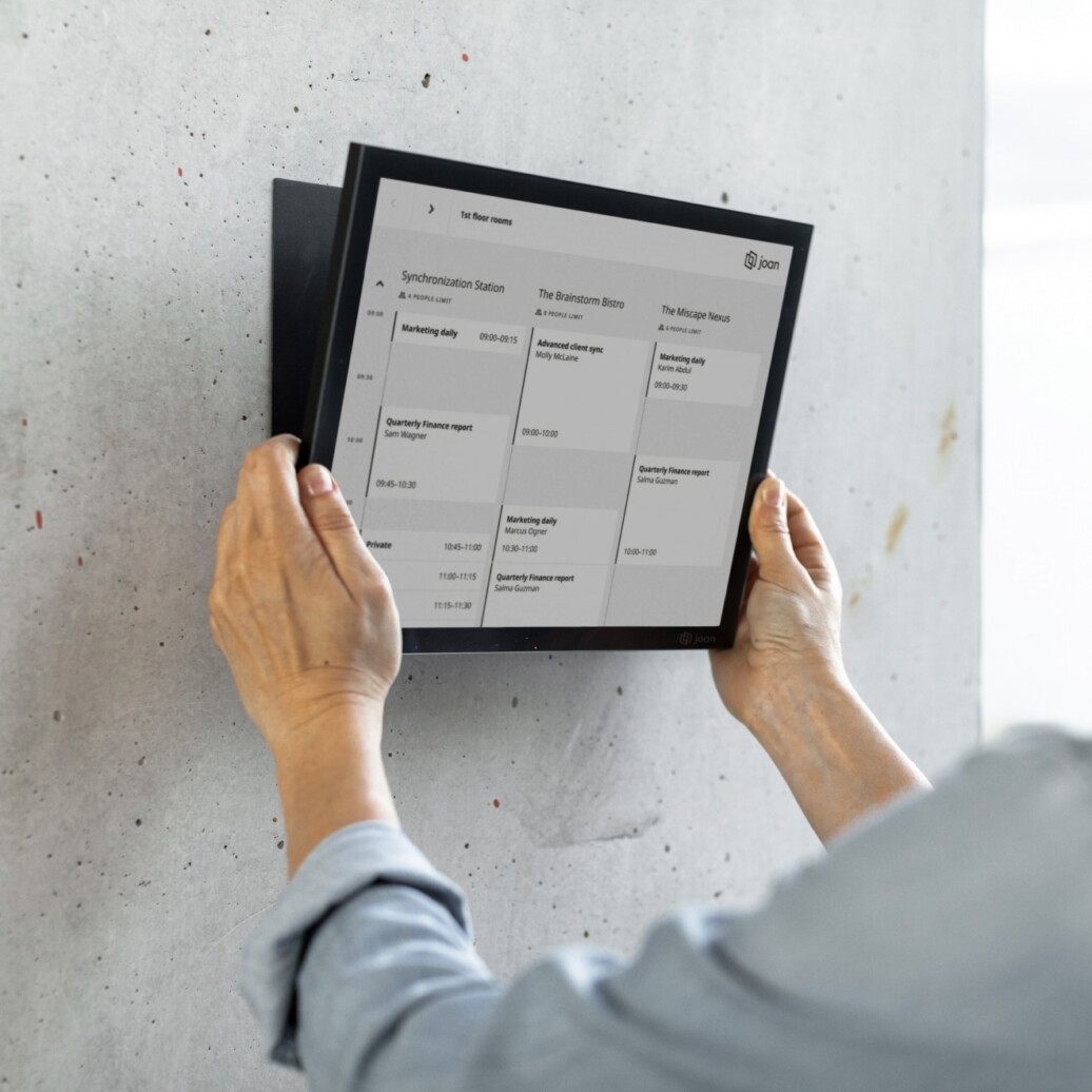 Joan 13 Pro: Multifunctional Display for Room Management